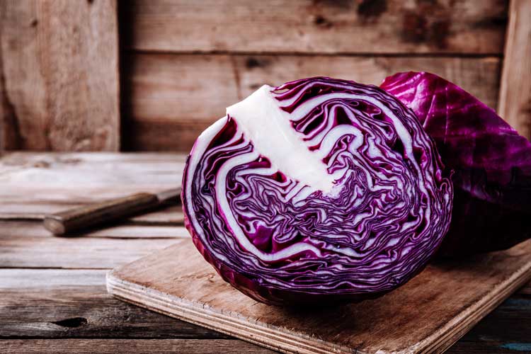 Rode kool koken, een erg veelzijdige en lekkere groente.